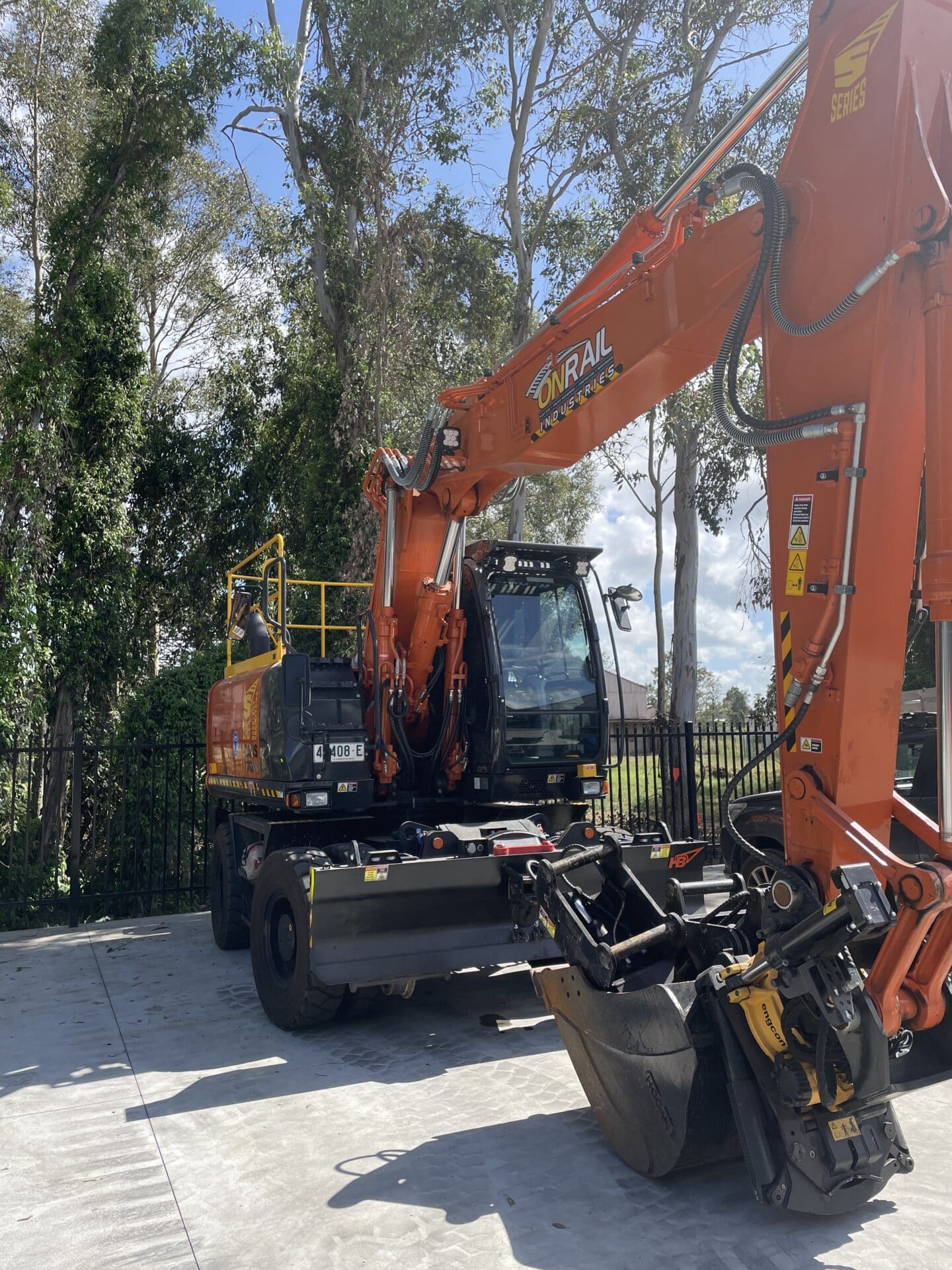 Choose the right GPS tracker for your EXCAVATOR - Teletrack